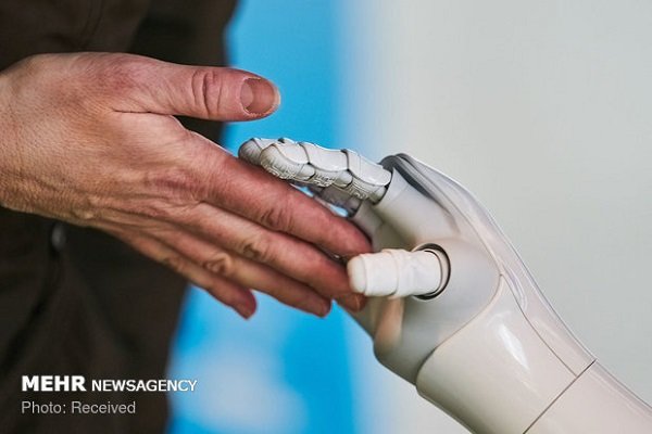 Health min. unveils ‘Arash’ social robot, drone for disaster relief ...