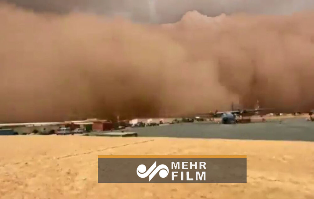 VIDEO: Saharan dust storm fills the air - Mehr News Agency