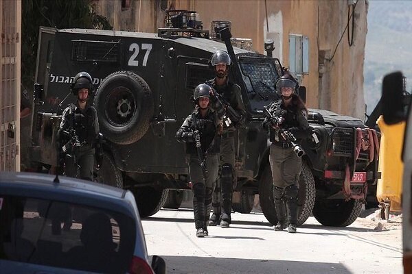 Israeli army arrests two Hamas leaders in West Bank - Mehr News Agency