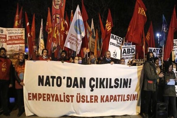 İstanbul'da NATO karşıtı eylem - Mehr News Agency