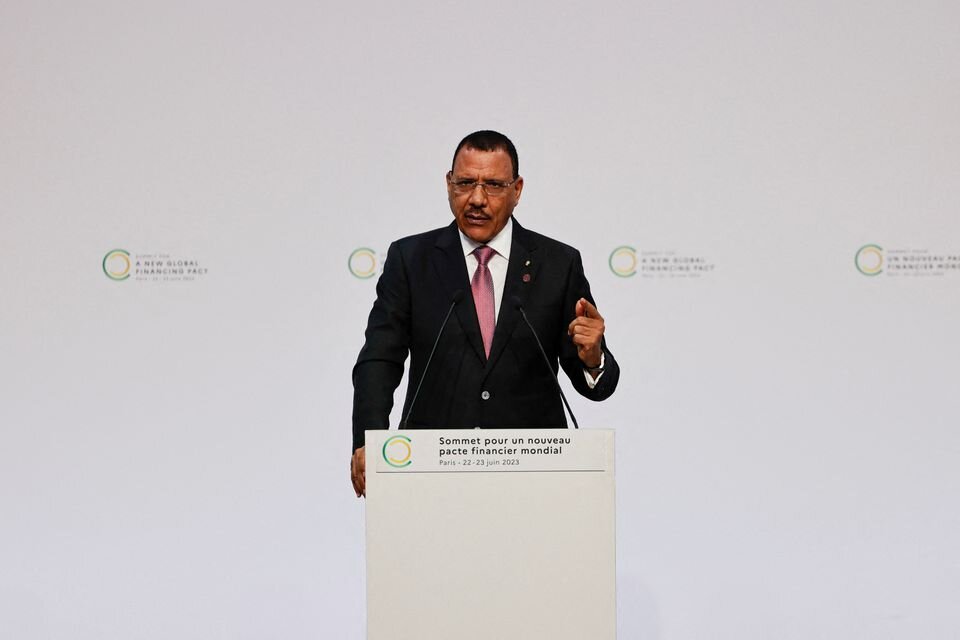 Niger's president being held inside palace - Mehr News Agency