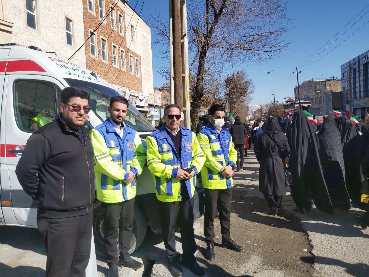 آماده باش نیروهای اورژانس کرمانشاه در راهپیمایی ۲۲ بهمن خبرگزاری مهر