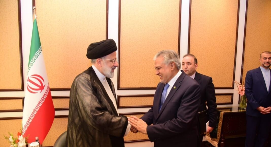 VIDEO: Raeisi plants saplings of friendship in Pakistan - Mehr News Agency