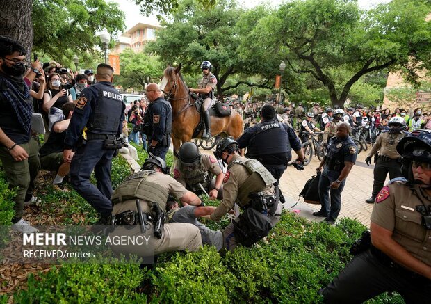At least 50 professors arrested at US campus protests: Report - Mehr ...