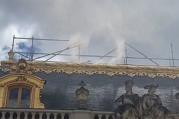 Fire breaks out at Versailles palace - Mehr News Agency
