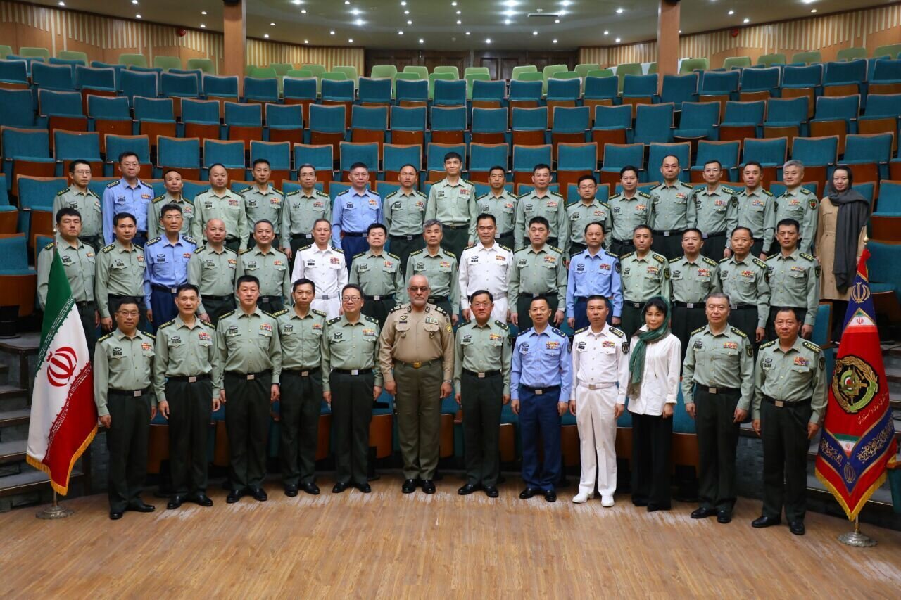 China's NDU delegation visits Iran Army's staff college - Mehr News Agency