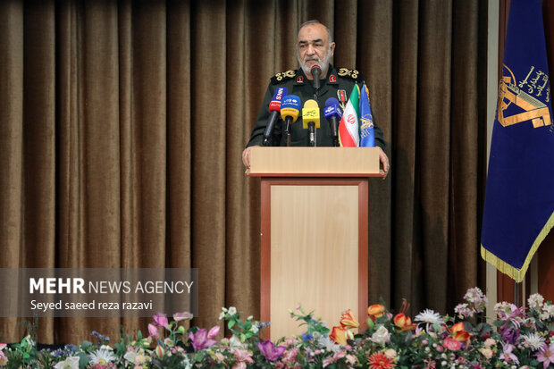 Salami hails IRGC Navy Force for confronting enemies - Mehr News Agency
