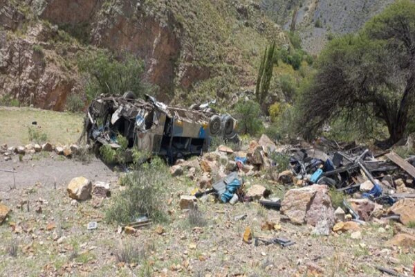 Bus crash in Bolivia kills over 30 people - Mehr News Agency